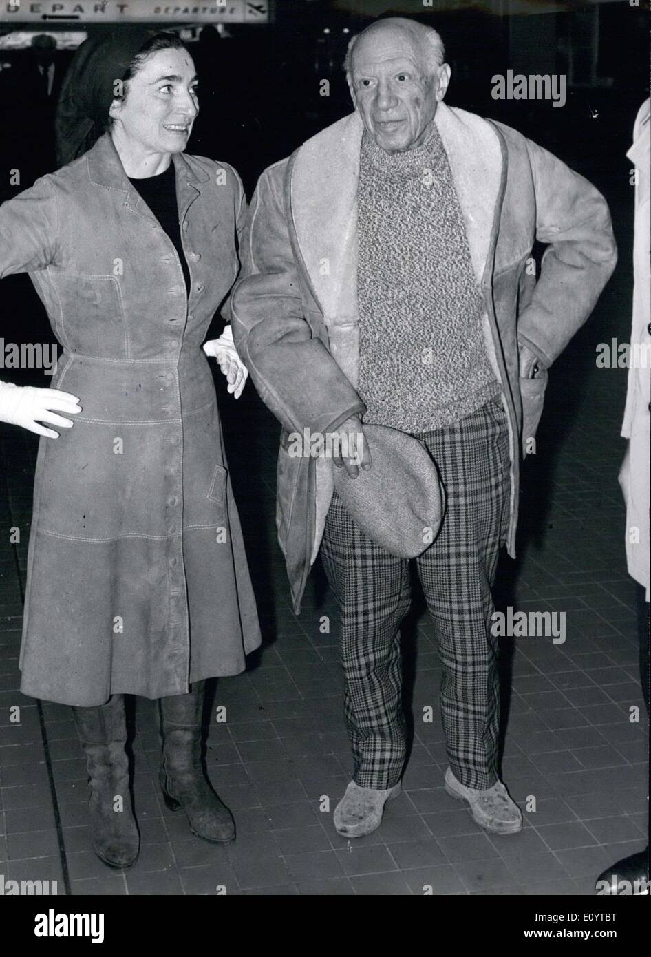 May 12, 1971 - Famous Contemporary Painter Pablo Picasso Wife at Nice ...