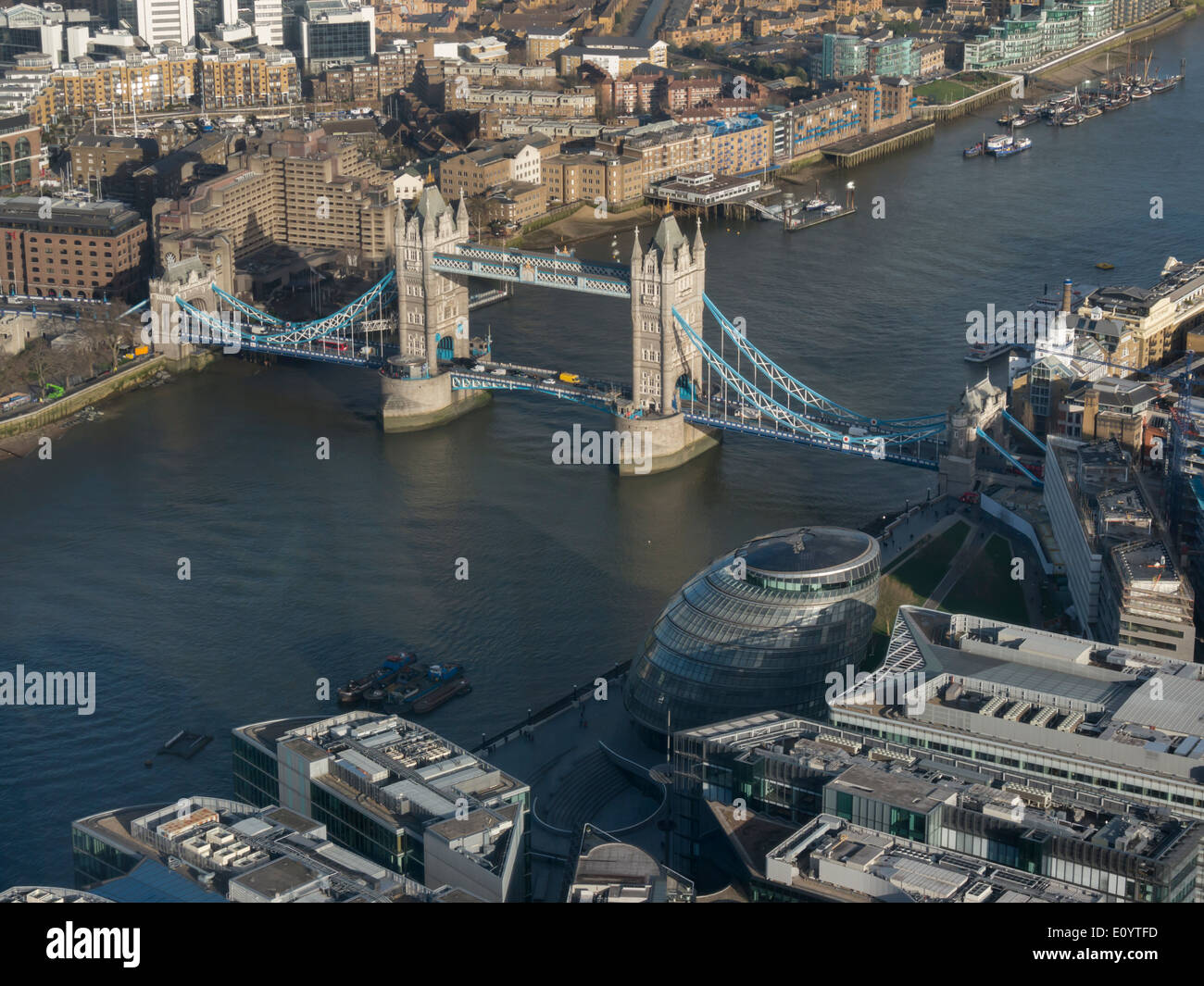 London bridge aerial hi-res stock photography and images - Alamy