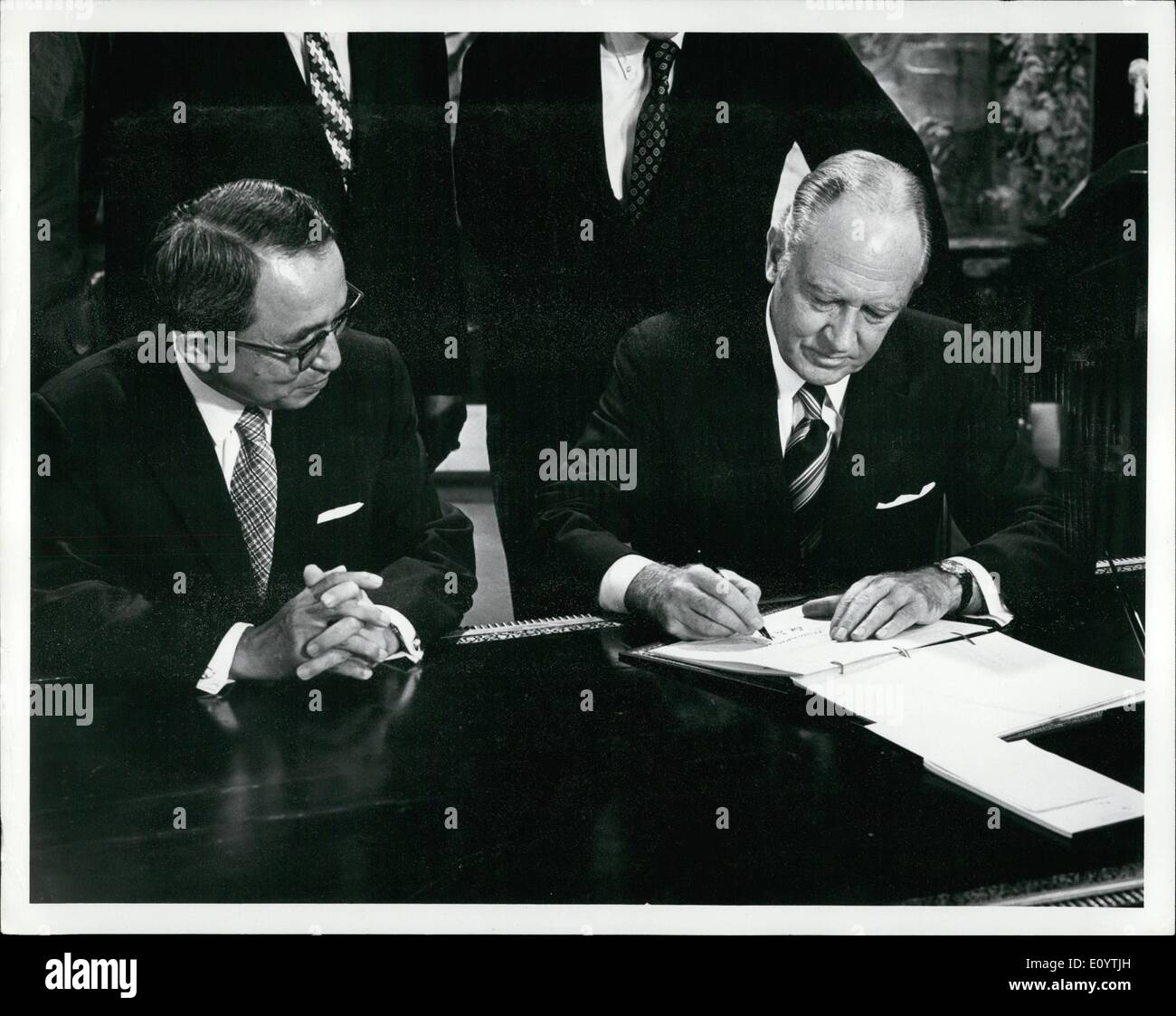 Japanese ambassador to the united states hi-res stock photography and ...