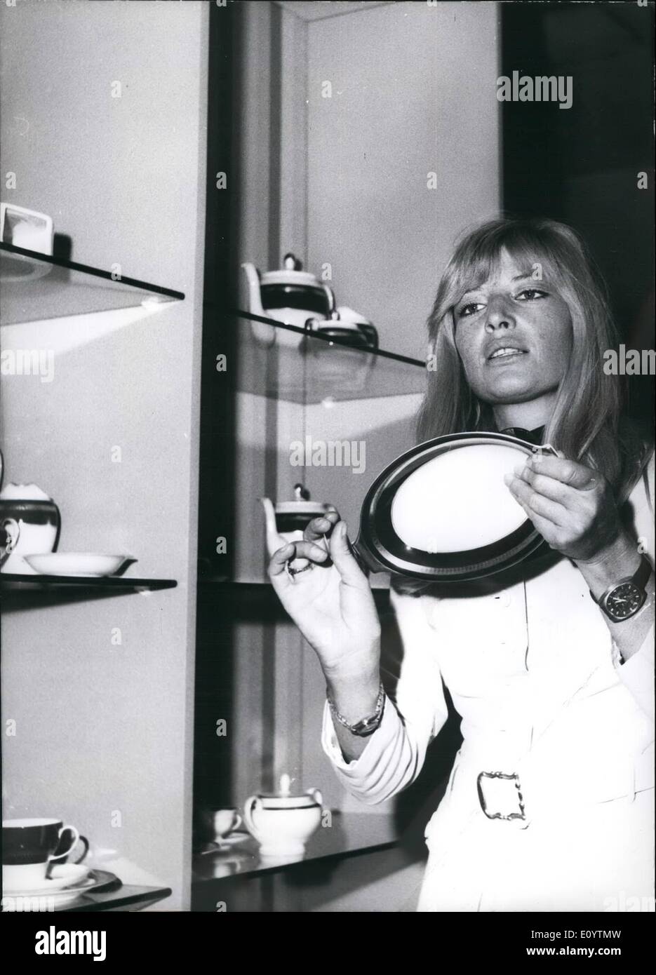 Jun. 06, 1971 - XXI. International film festival in Berlin. The start ...