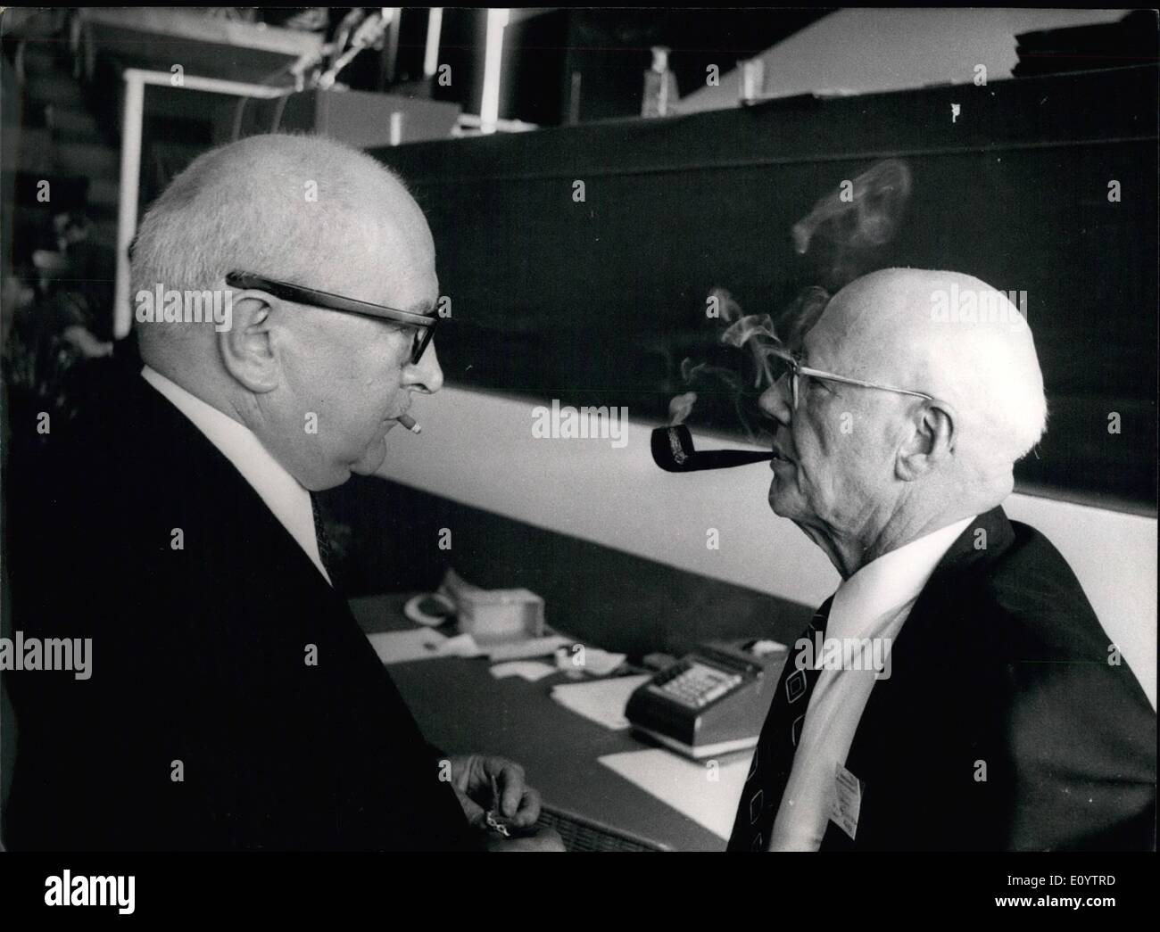 Guy mollet hi-res stock photography and images - Alamy