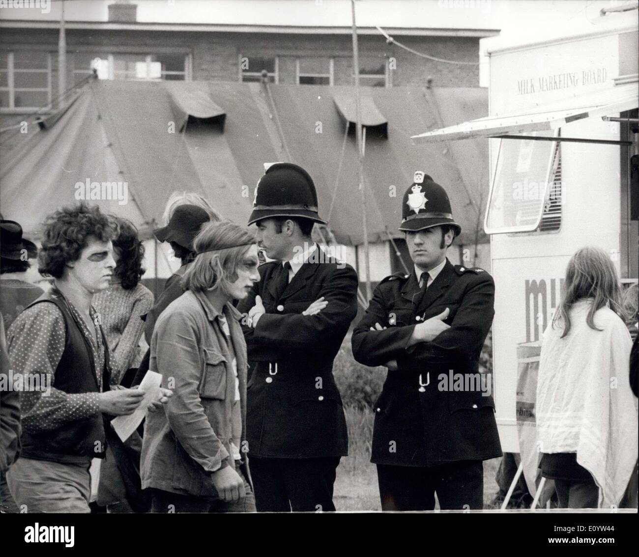 Jun. 27, 1971 - ''Hippie'' Police seize 100 pop fans at a Pop festival ...
