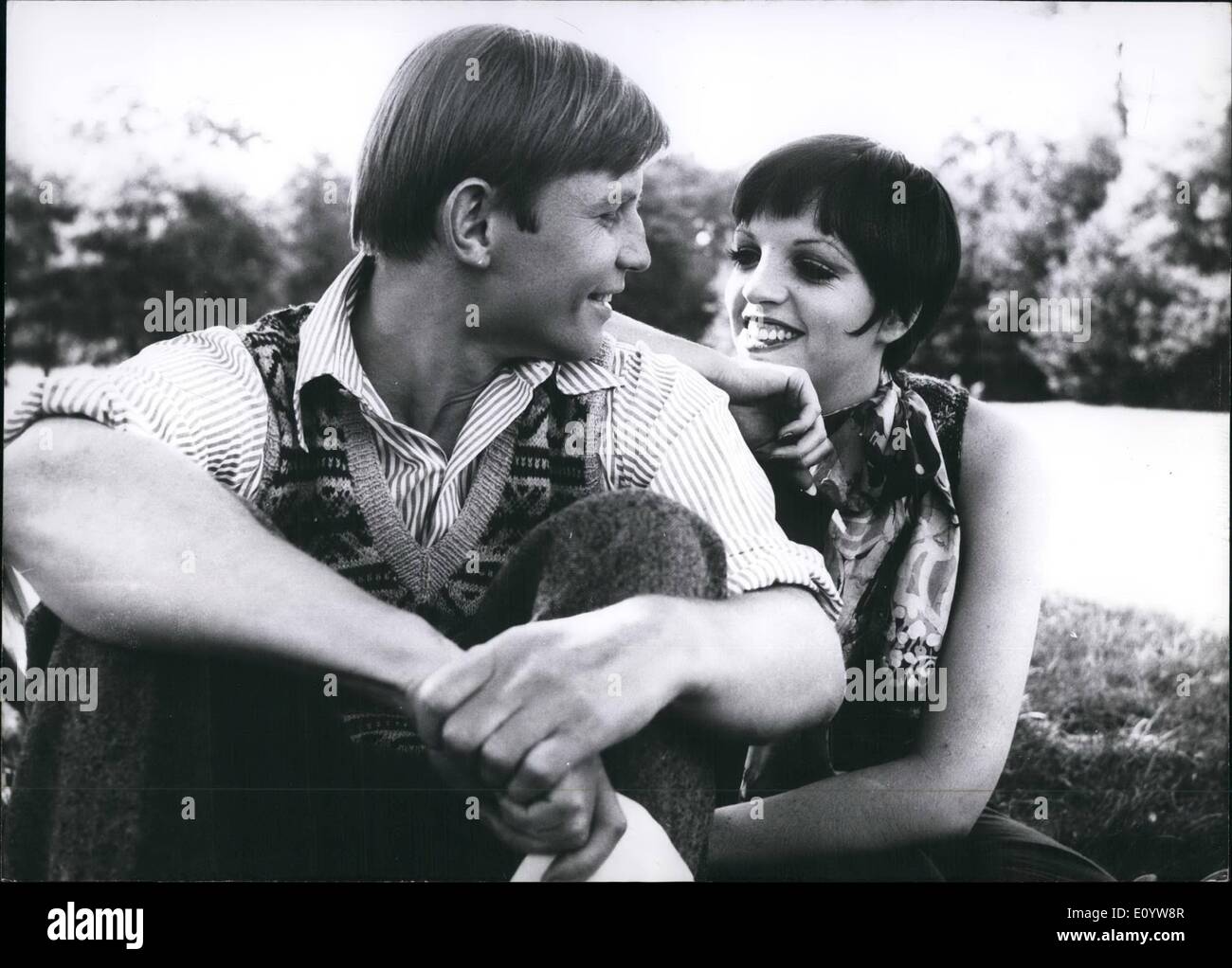 Cabaret movie hi-res stock photography and images - Alamy