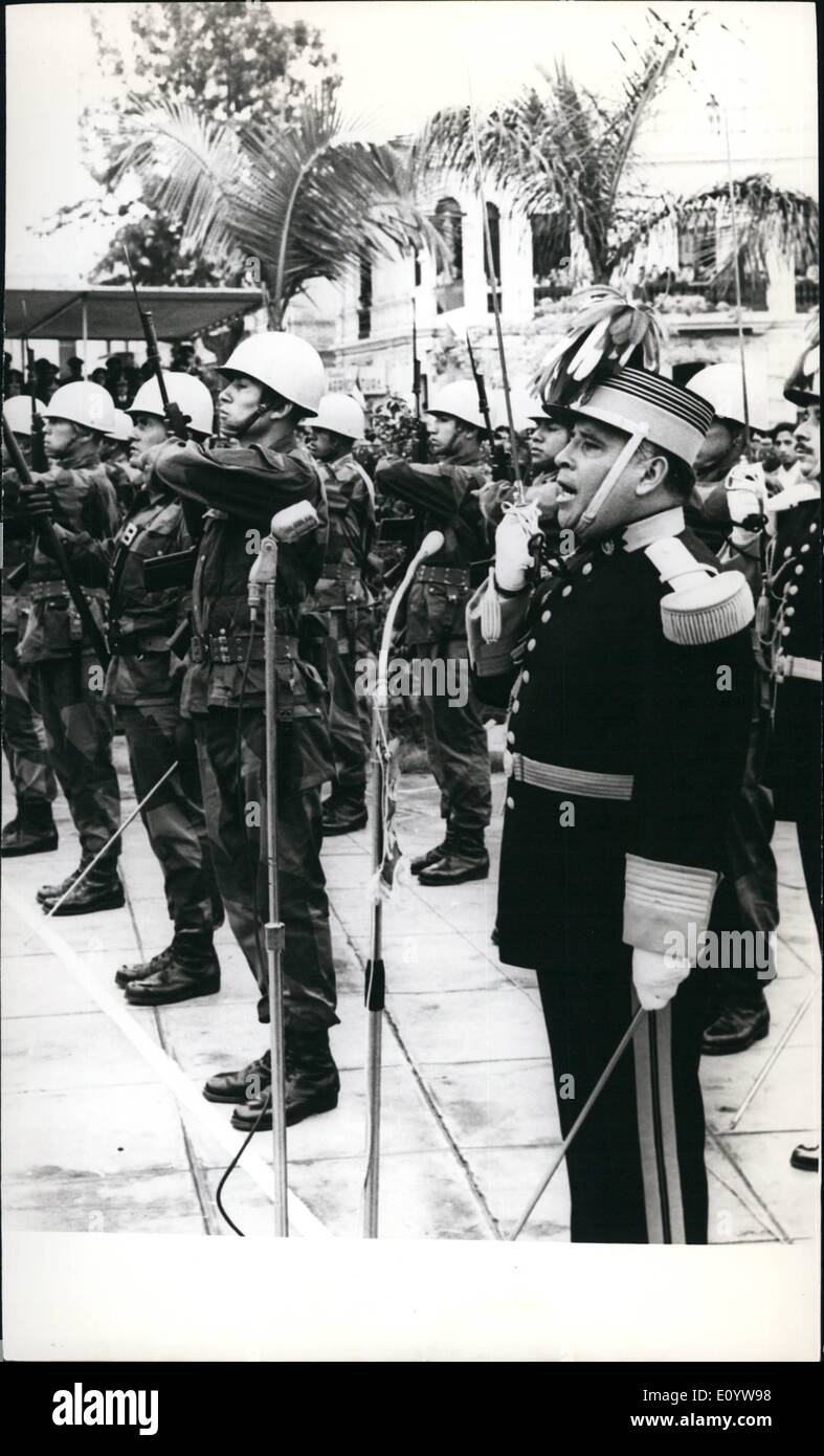 Jul. 07, 1971 - The 1971 draftees taking their oath Stock Photo - Alamy