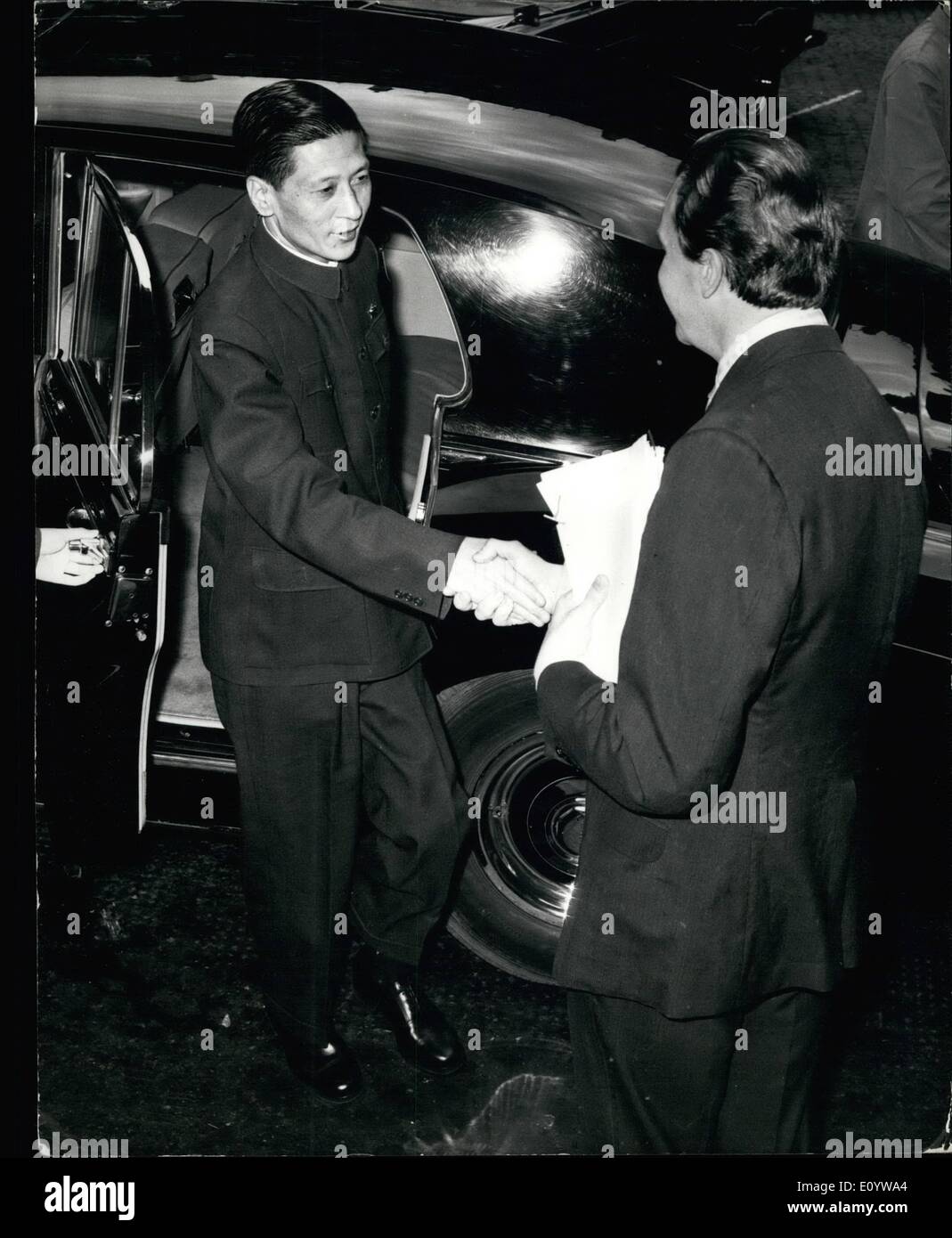 Jul. 07, 1971 - Chinese charge D'Affairs visits the foreign office. It ...