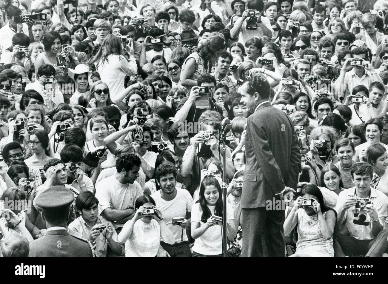 Richard nixon 1971 hi-res stock photography and images - Alamy