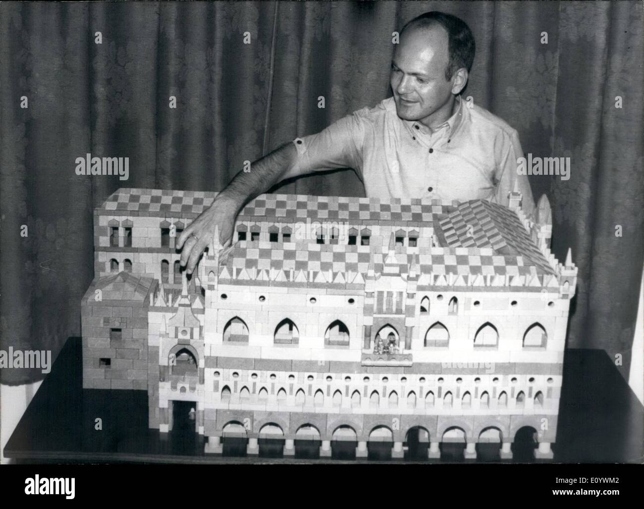 Aug. 08, 1971 - Out of small stones 34-year-old Hartel from Cologne ...