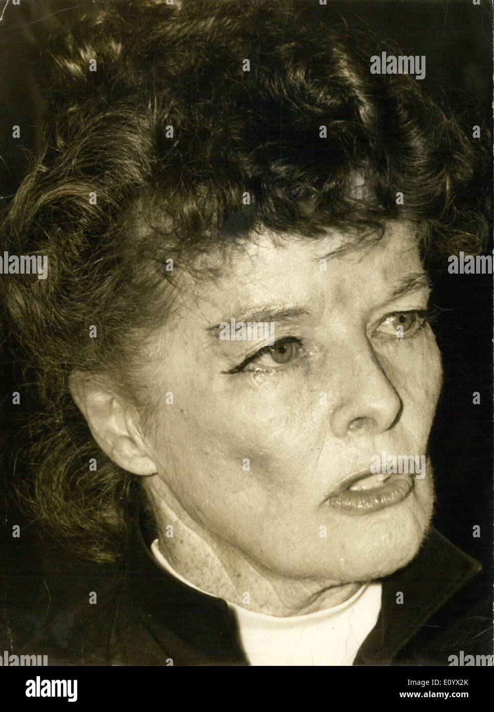 1971 direcor michael cacoyannis hi-res stock photography and images - Alamy