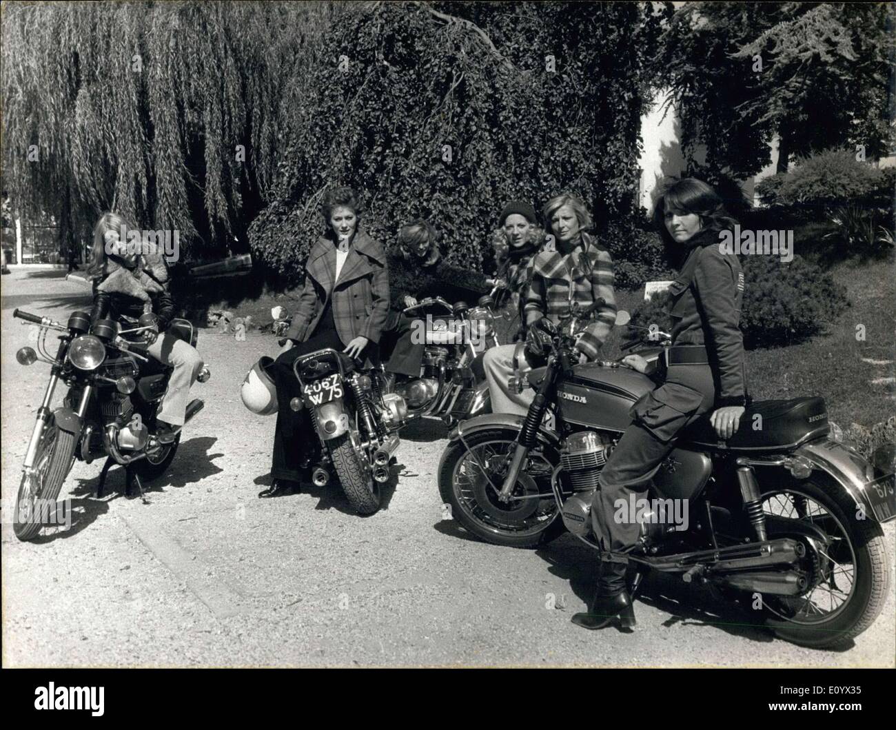 Historical motorcycles hi-res stock photography and images - Alamy