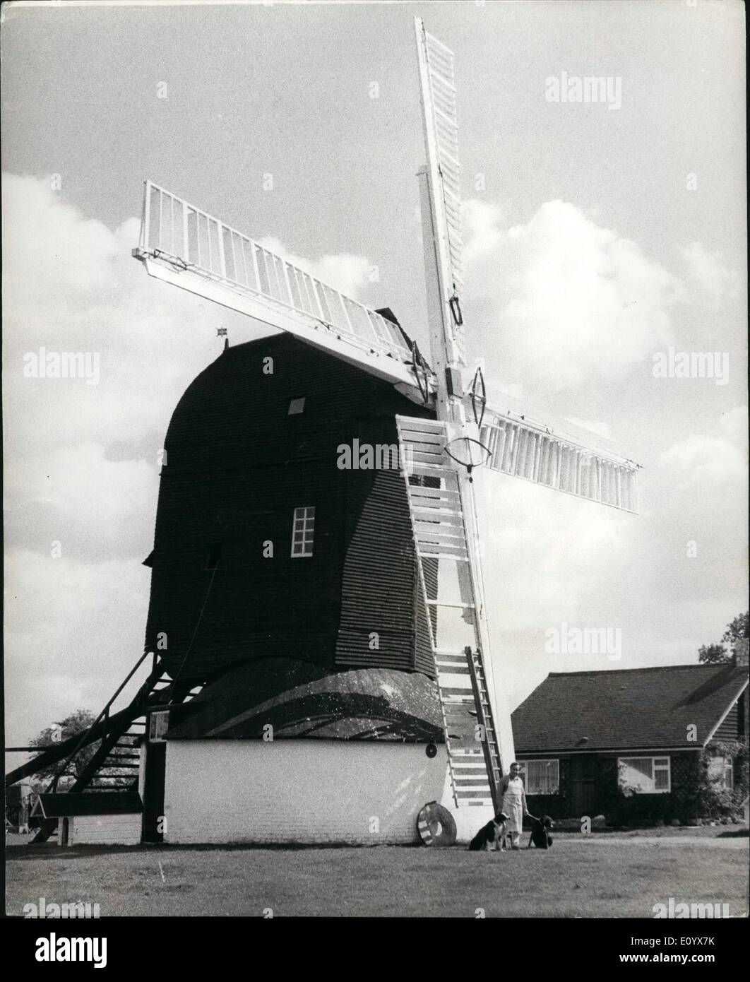 Outwood windmill hi-res stock photography and images - Alamy