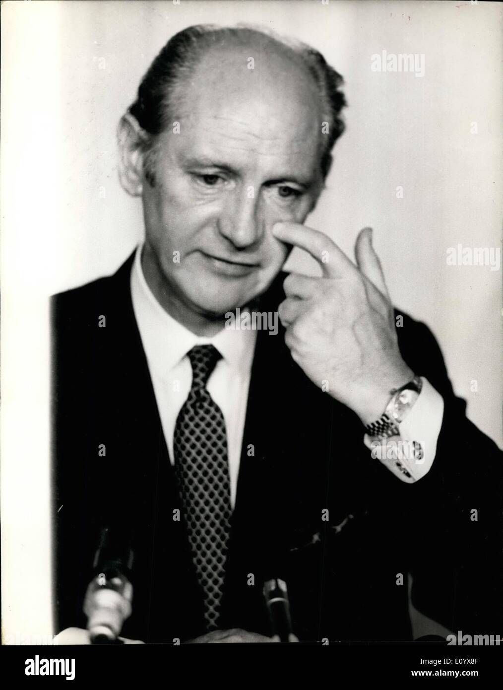 Sep. 09, 1971 - Mr. Lynch Gives Press Conference at the Irish Embassy ...