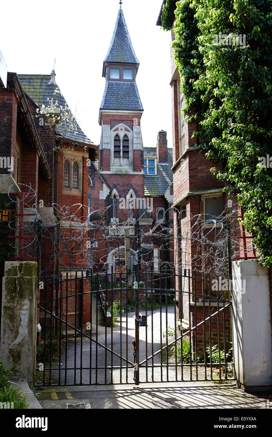 Orphanage building hi-res stock photography and images - Alamy
