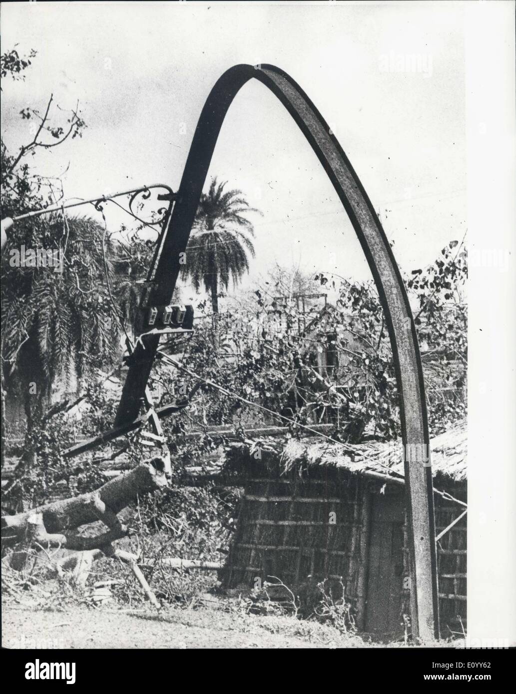 Orissa cyclone hi-res stock photography and images - Alamy