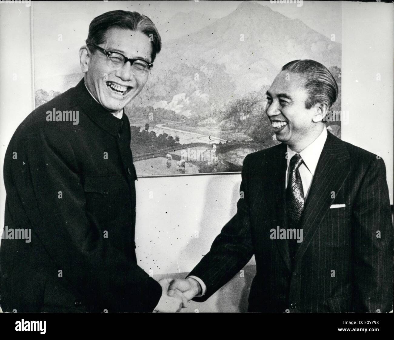 Nov. 11, 1971 - China's delegation take their seat in the U.N.: The ...