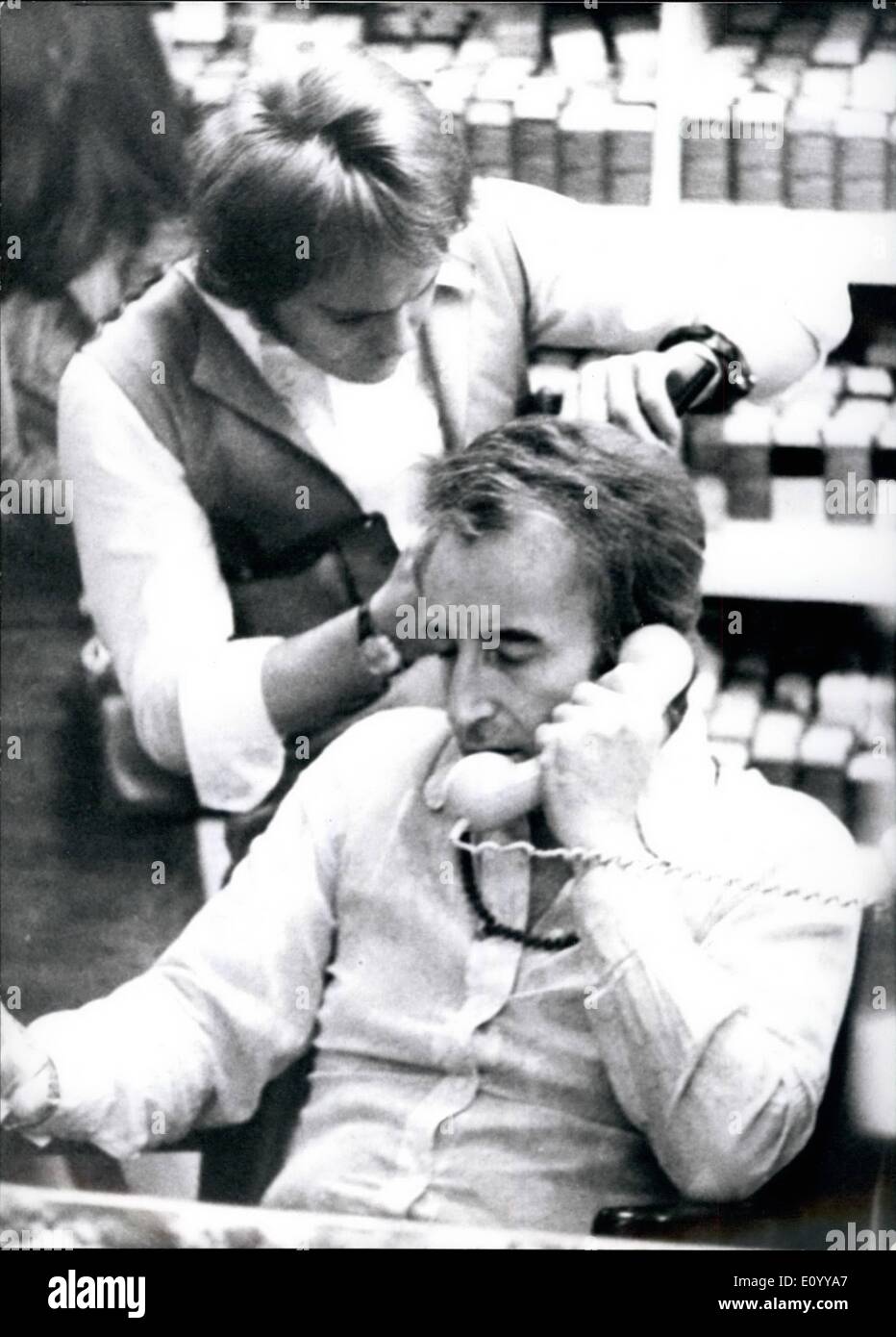 Operation haircut hi-res stock photography and images - Alamy