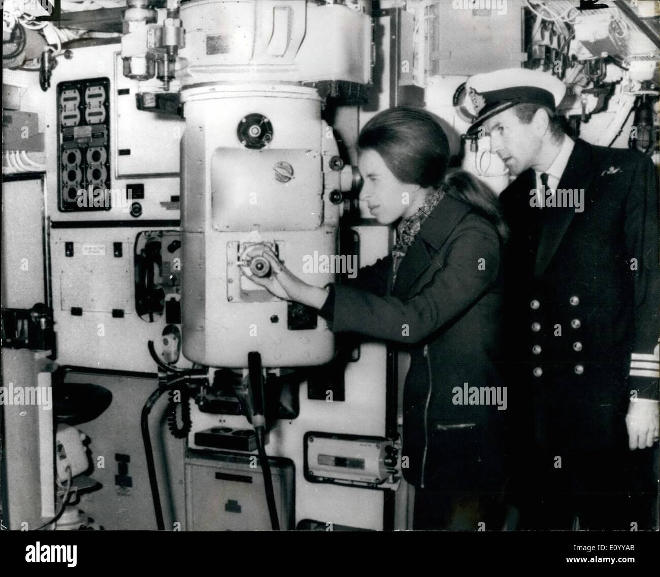 Nov. 11, 1971 - Princess Anne viisits nuclear submarine: Princess Anne ...