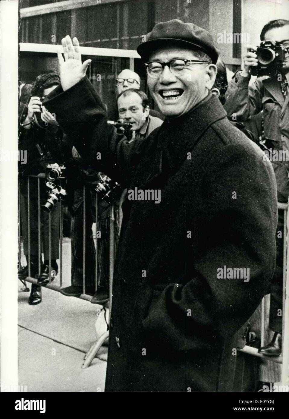Nov. 17, 1971 - Delegation of People's Republic of China on First Visit ...