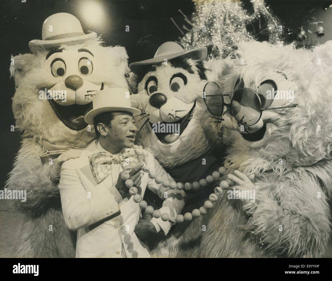 Nov 18, 1971 - Paris, France - HENRI SALVADOR records the French ...