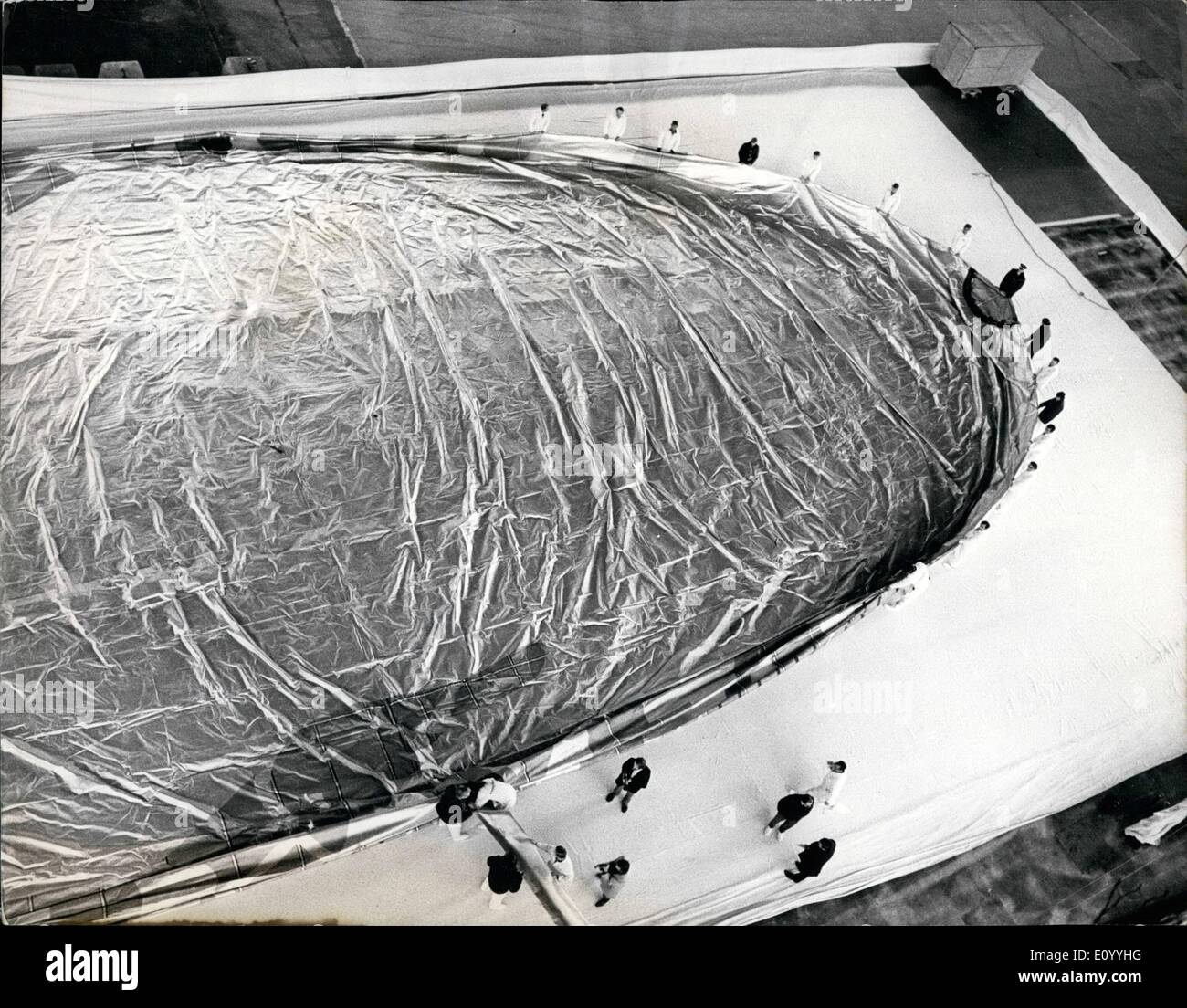 Nov. 19, 1971 - November 19th, 1971 First Airship to be seen in Britain ...