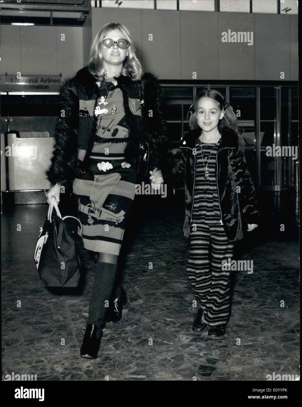 Actress britt ekland hi-res stock photography and images - Alamy