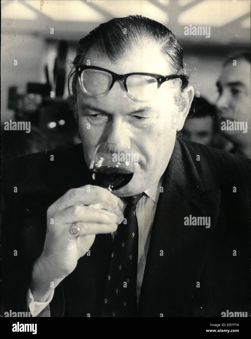Dec. 12, 1971 - The home setary competes in the final of the wine ...