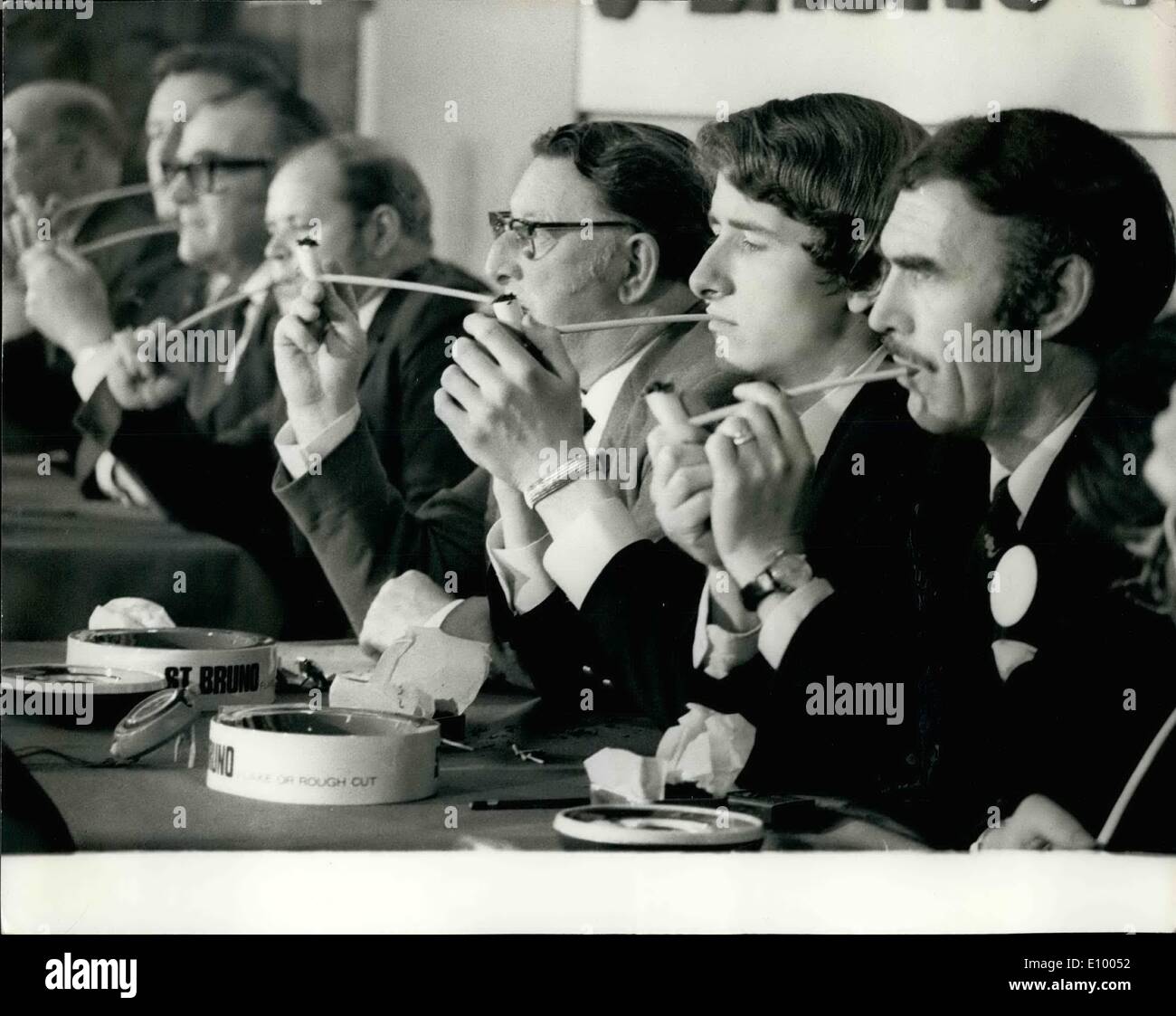 Pipesmoking hi-res stock photography and images - Alamy