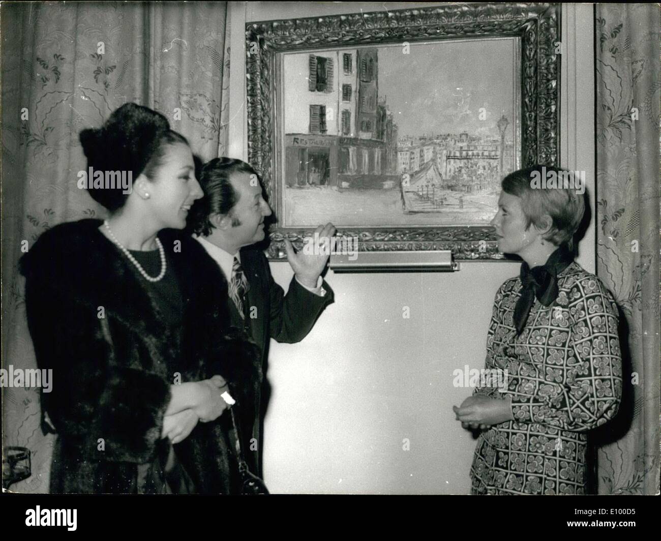 Jan. 15, 1972 - Left to right: Etoile dancer, Claire Motte; singer ...