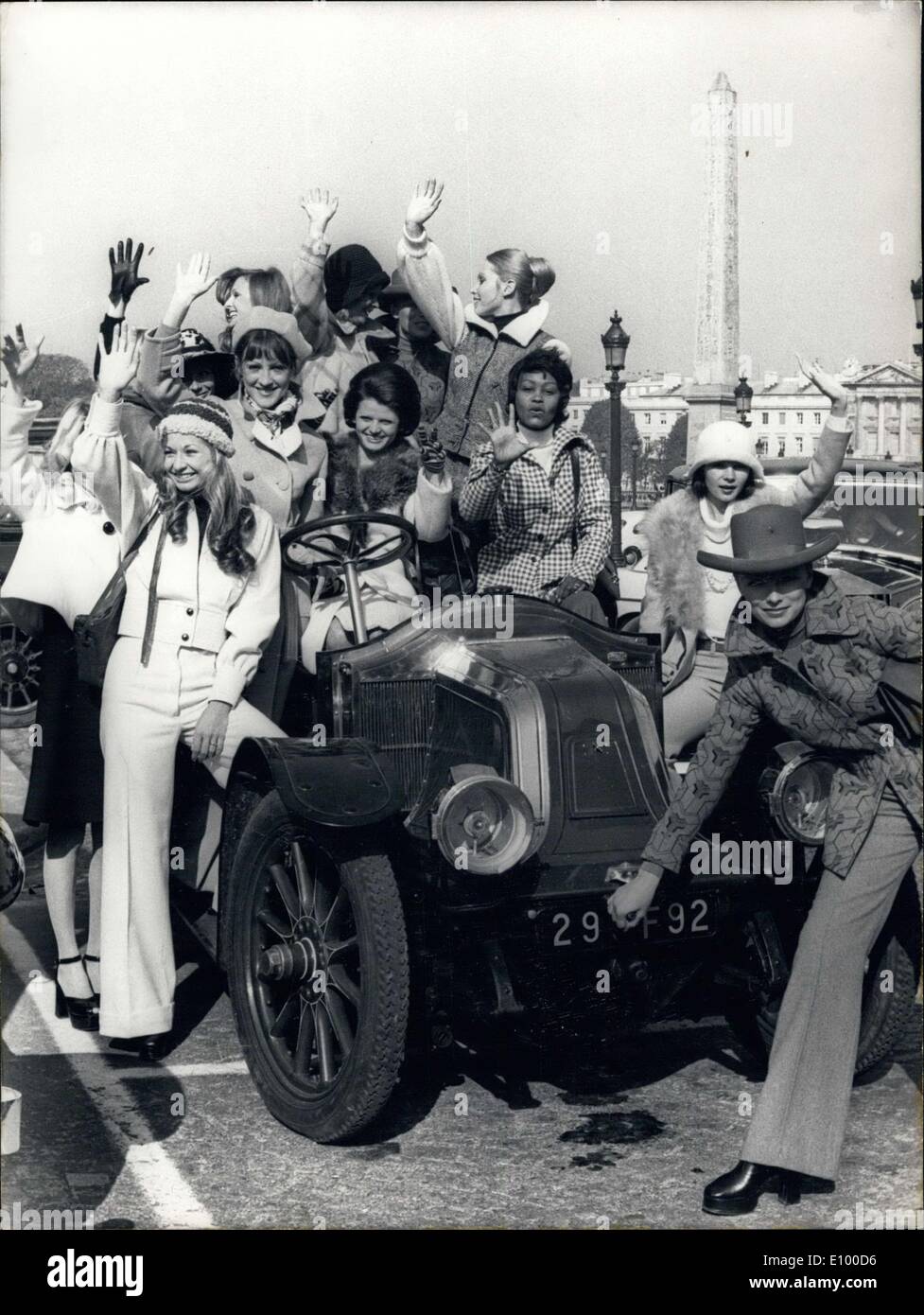 1972 models hi-res stock photography and images - Alamy