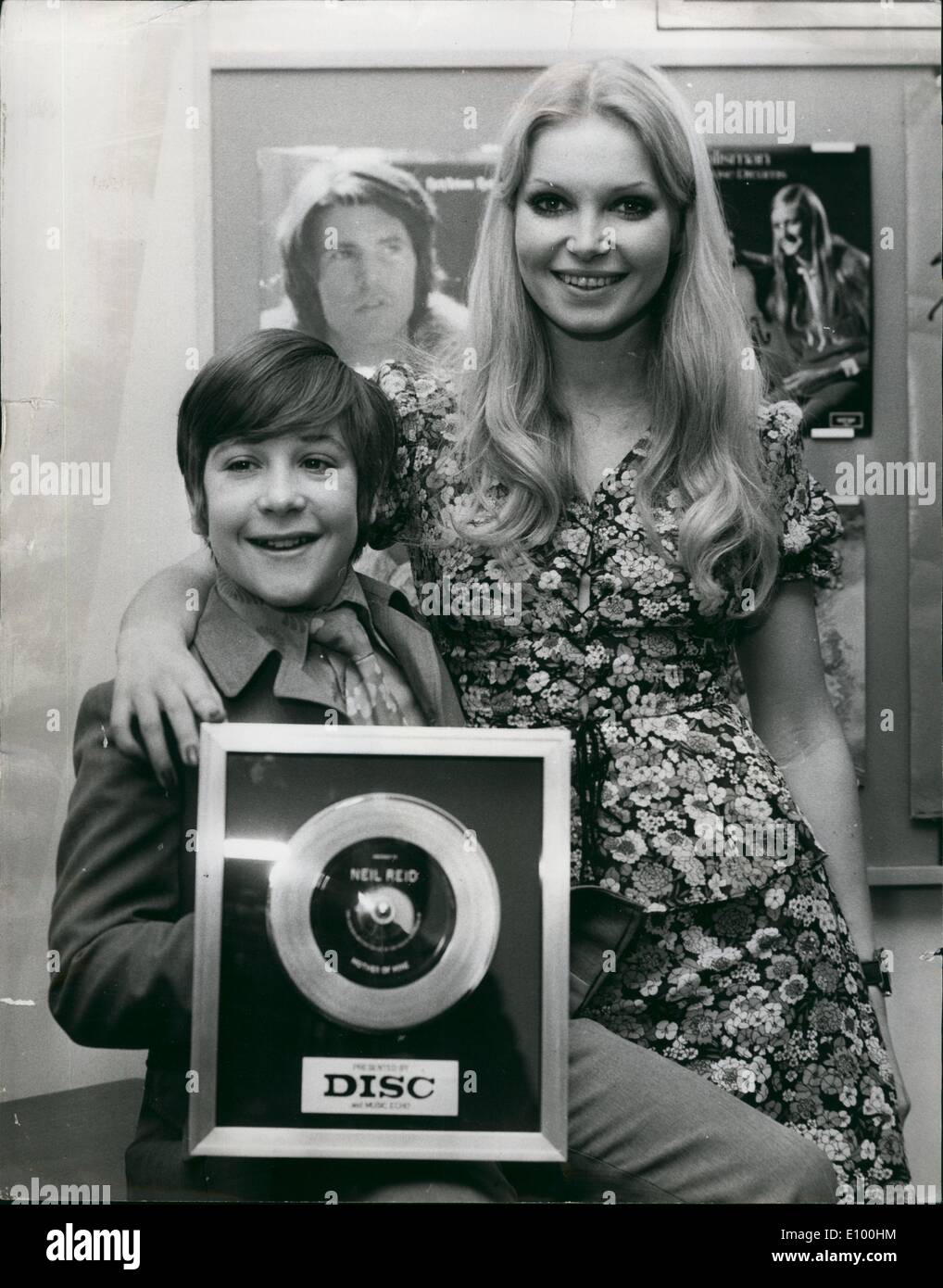 Neil reid 1972 hi-res stock photography and images - Alamy