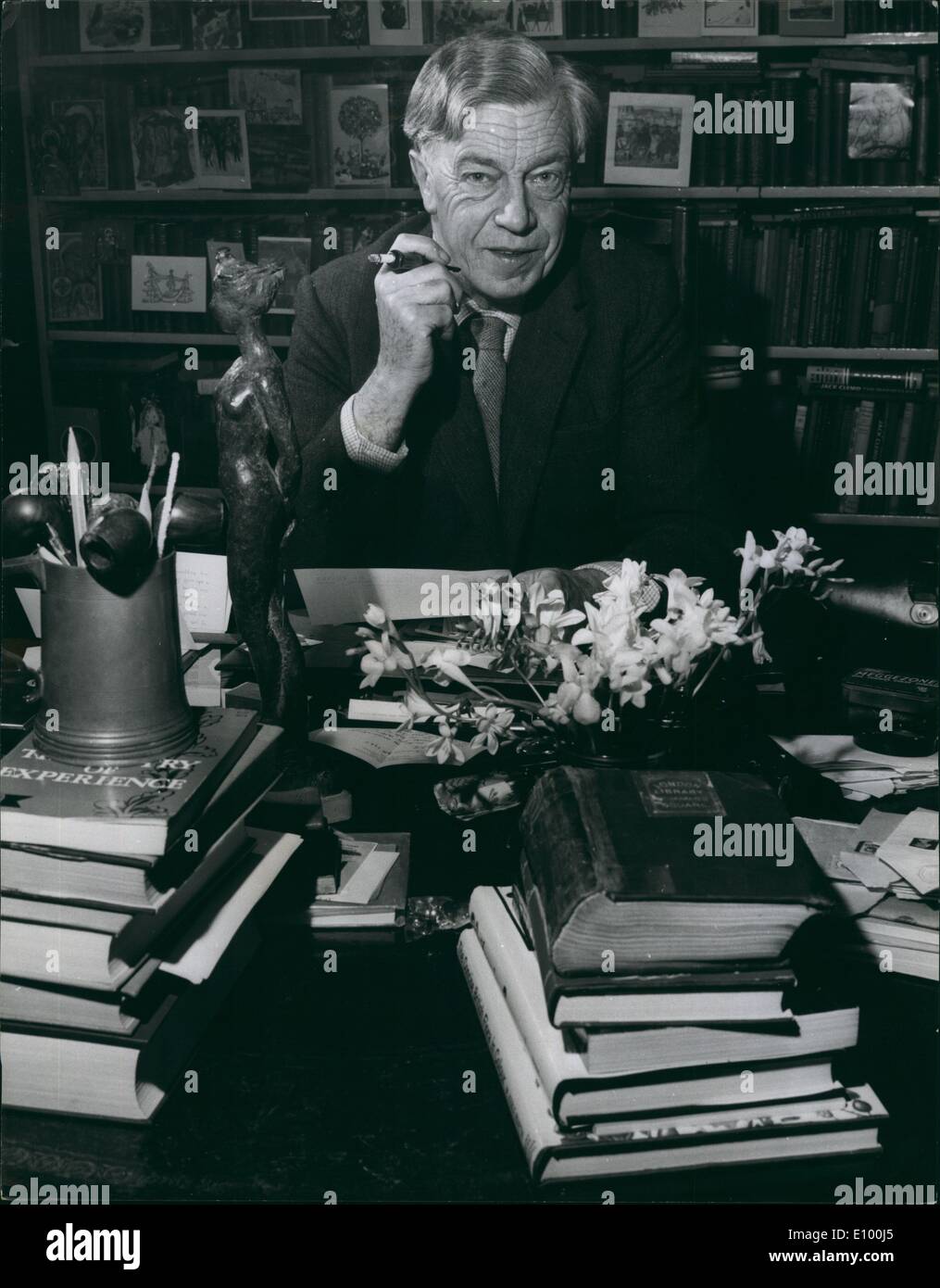 New poet laureate hi-res stock photography and images - Alamy