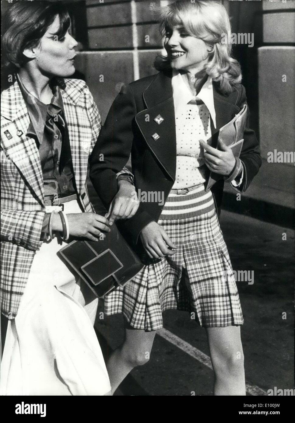 1972 models hi-res stock photography and images - Alamy