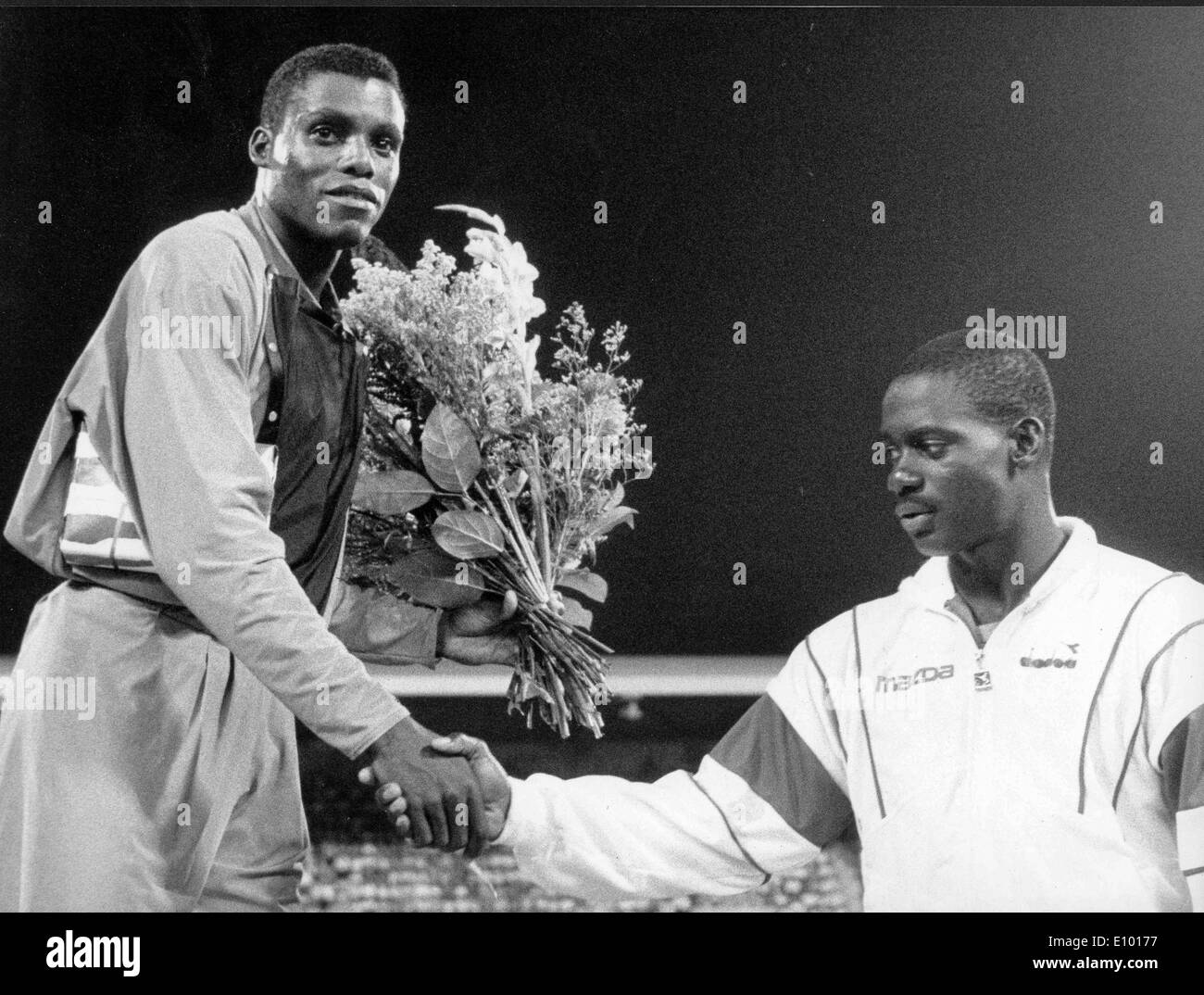 Carl lewis hi-res stock photography and images - Alamy