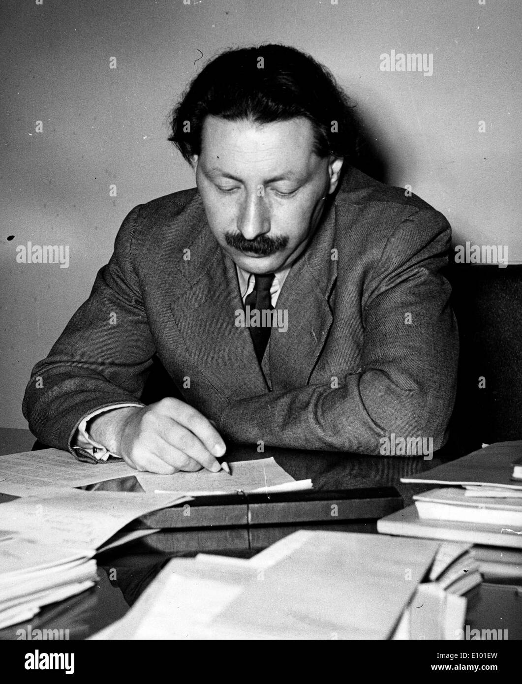 Ernest chain hi-res stock photography and images - Alamy