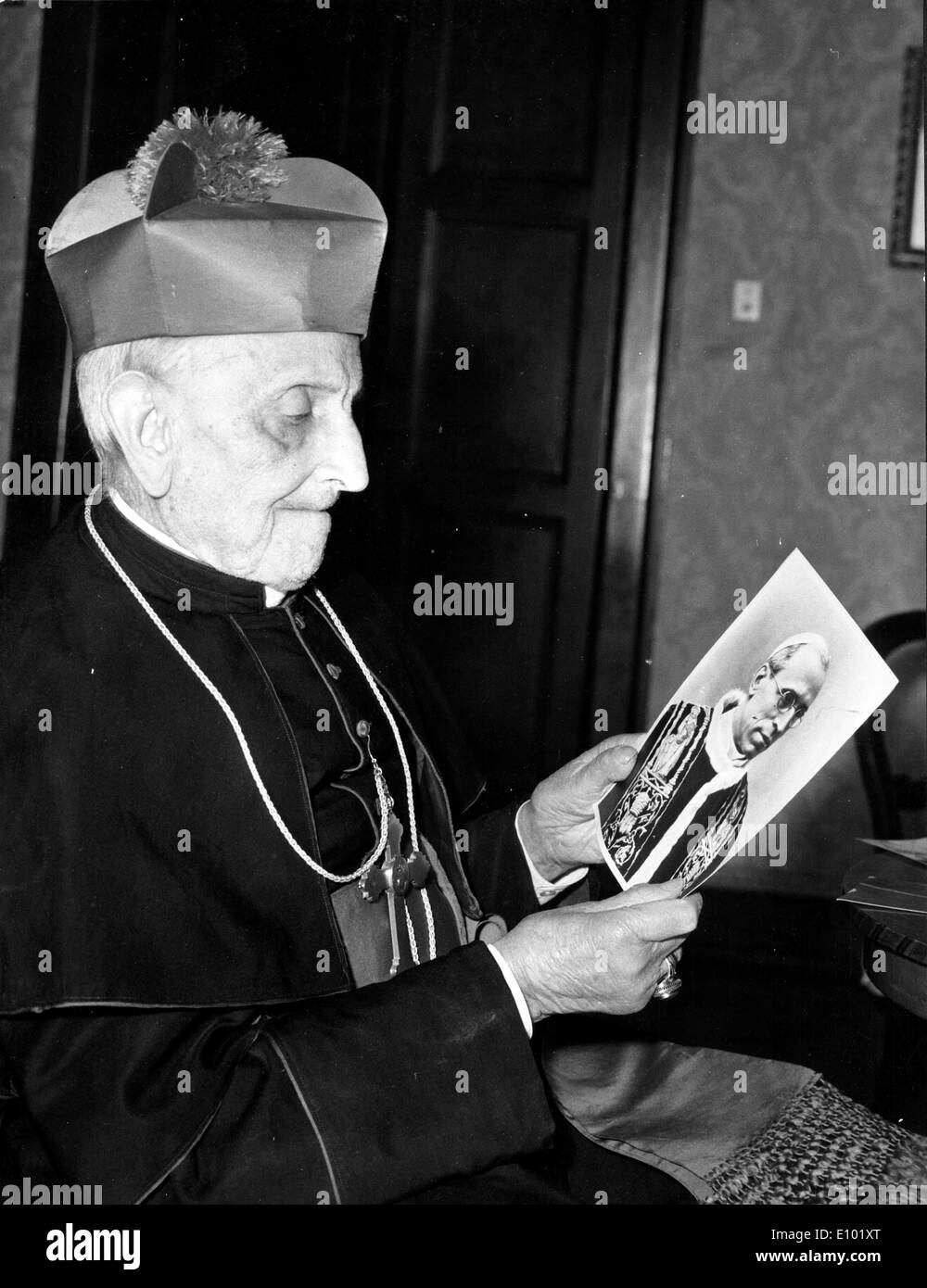 Cardinal ALFONSO CARINCI Stock Photo - Alamy