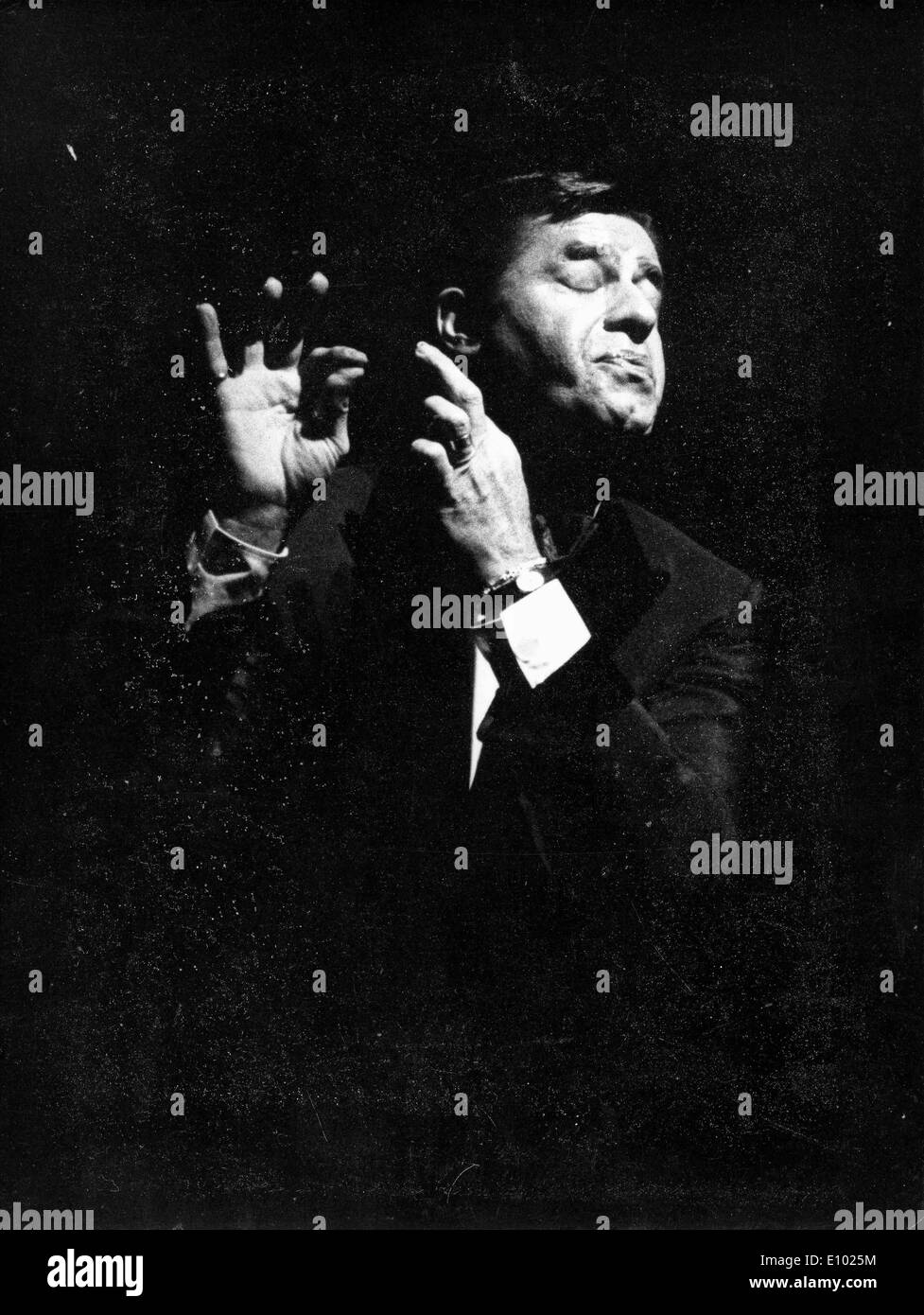 Comedian actor Jerry Lewis performing comedy Stock Photo - Alamy