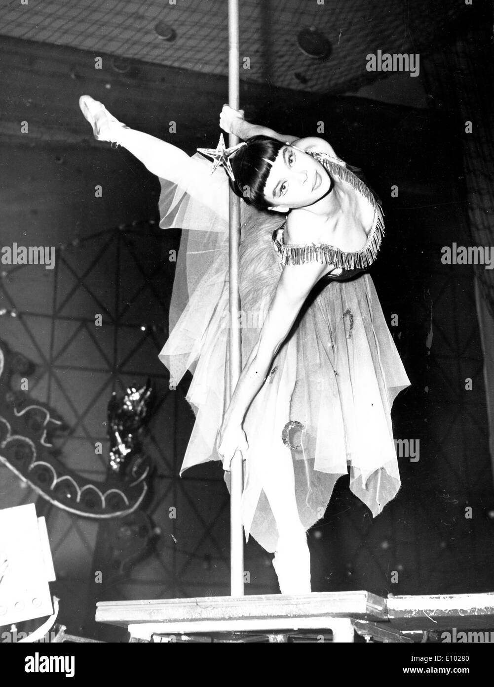 Leslie caron hi-res stock photography and images - Alamy