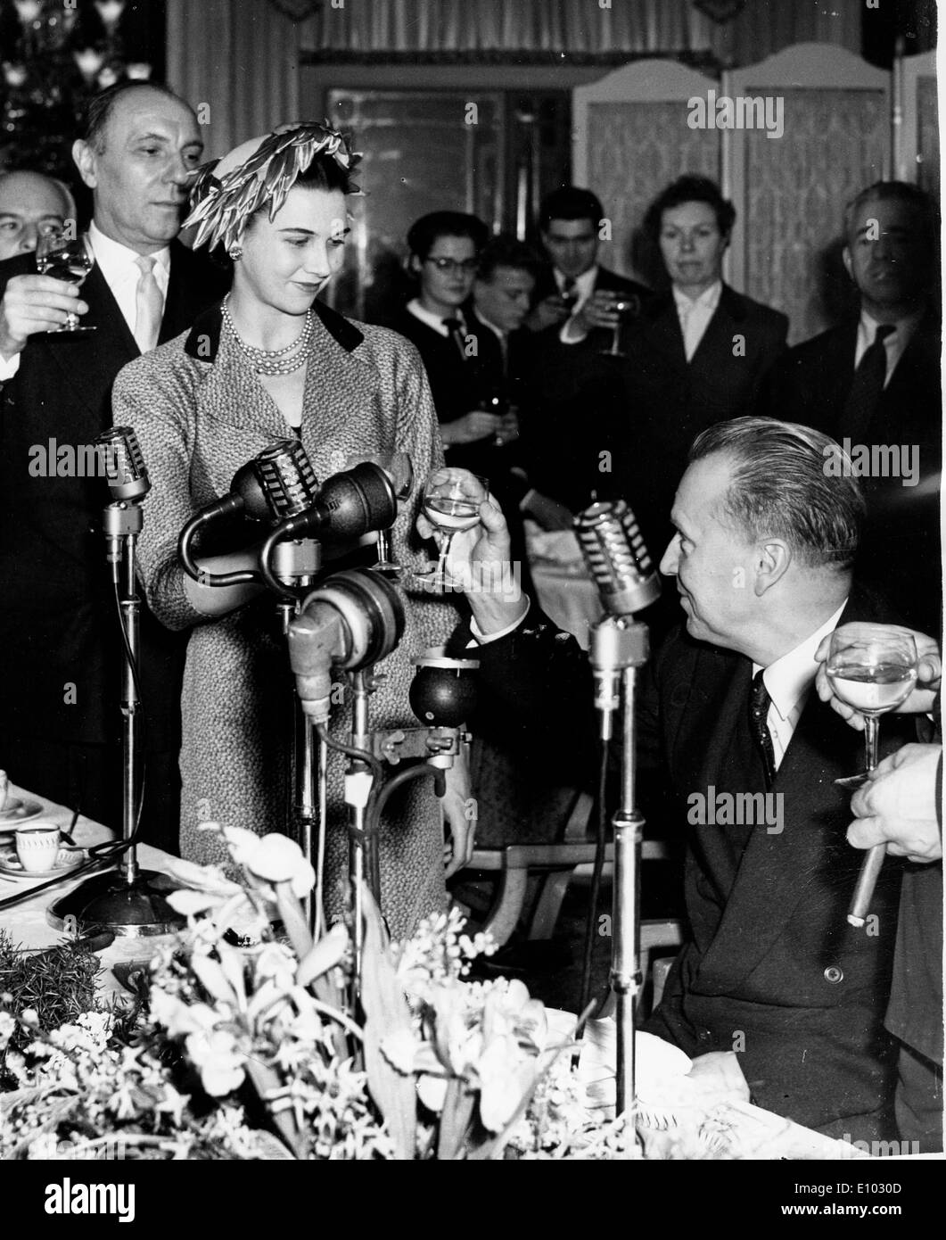 Jacob Malik chats with ballerina Beryl Grey Stock Photo - Alamy