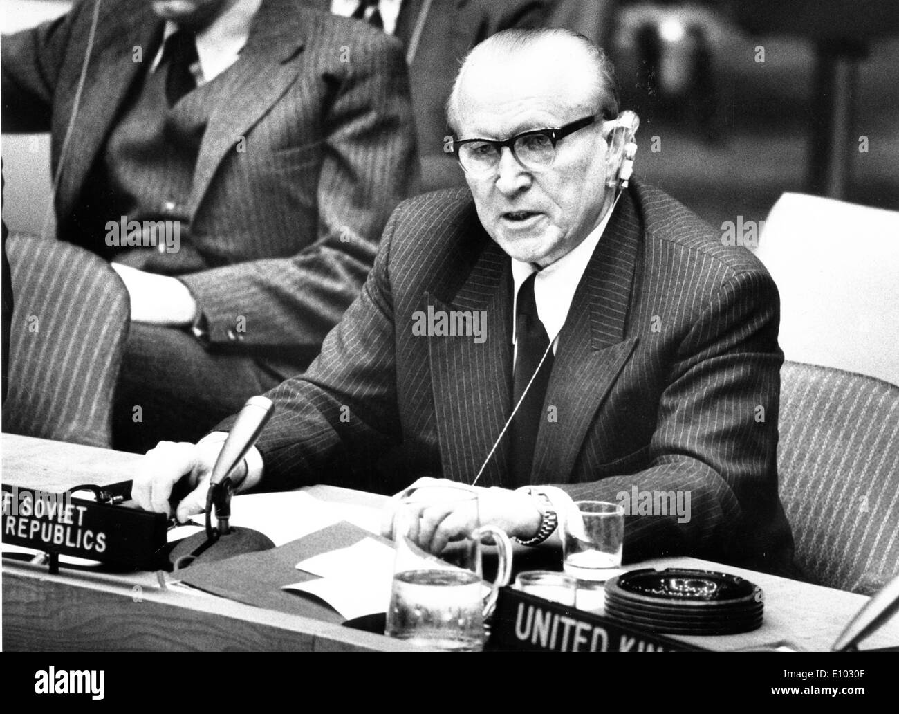 Un business Black and White Stock Photos & Images - Alamy