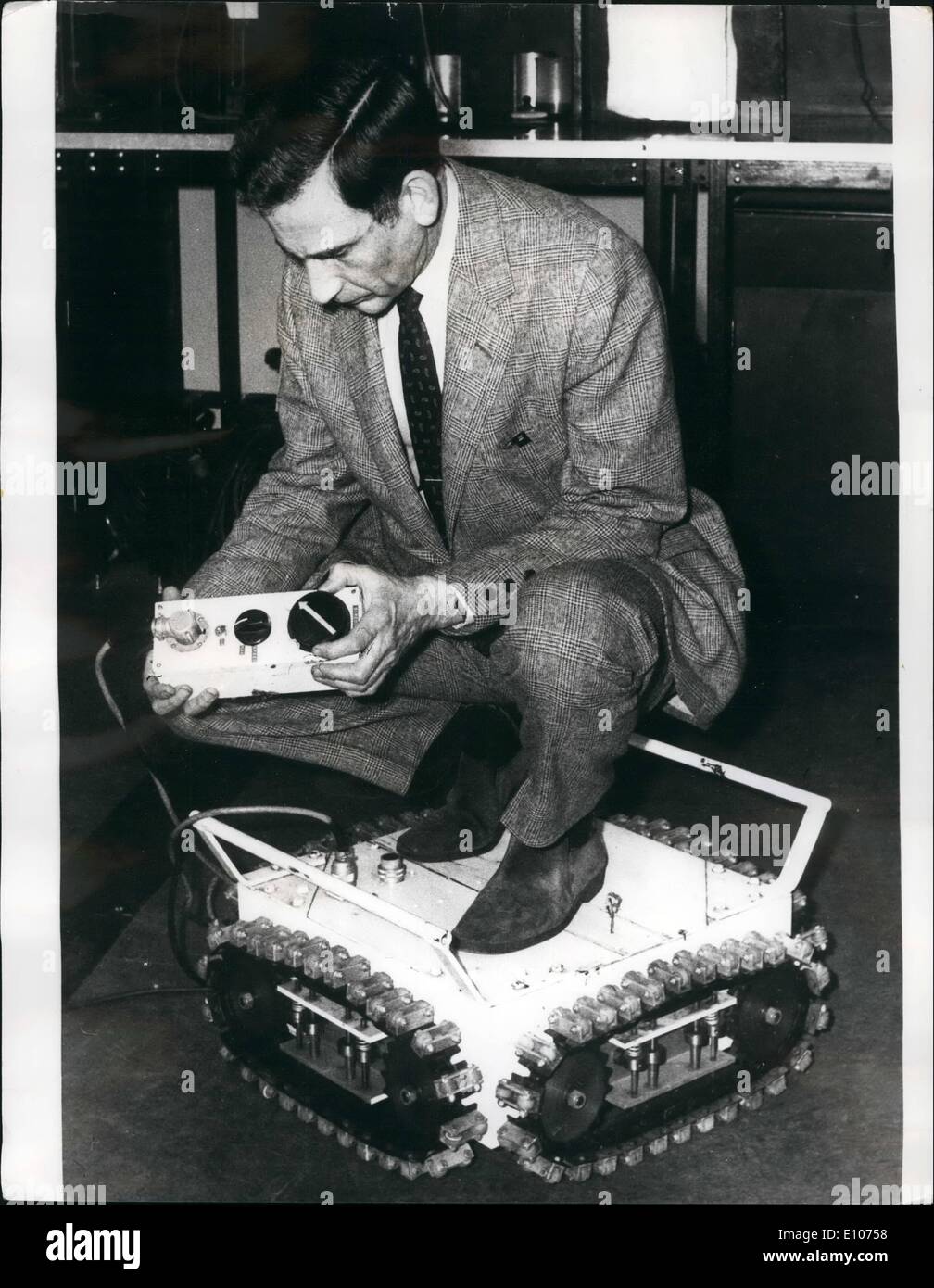 1970 four track crawler tractor hi-res stock photography and images - Alamy