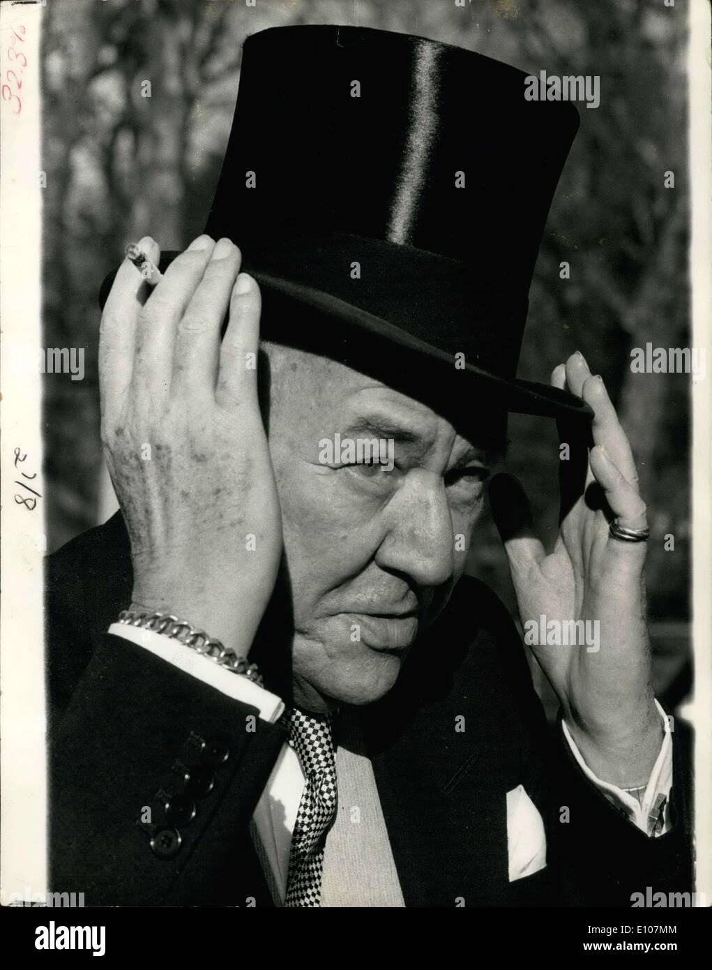 Pictured at buckingham palace hi-res stock photography and images - Alamy