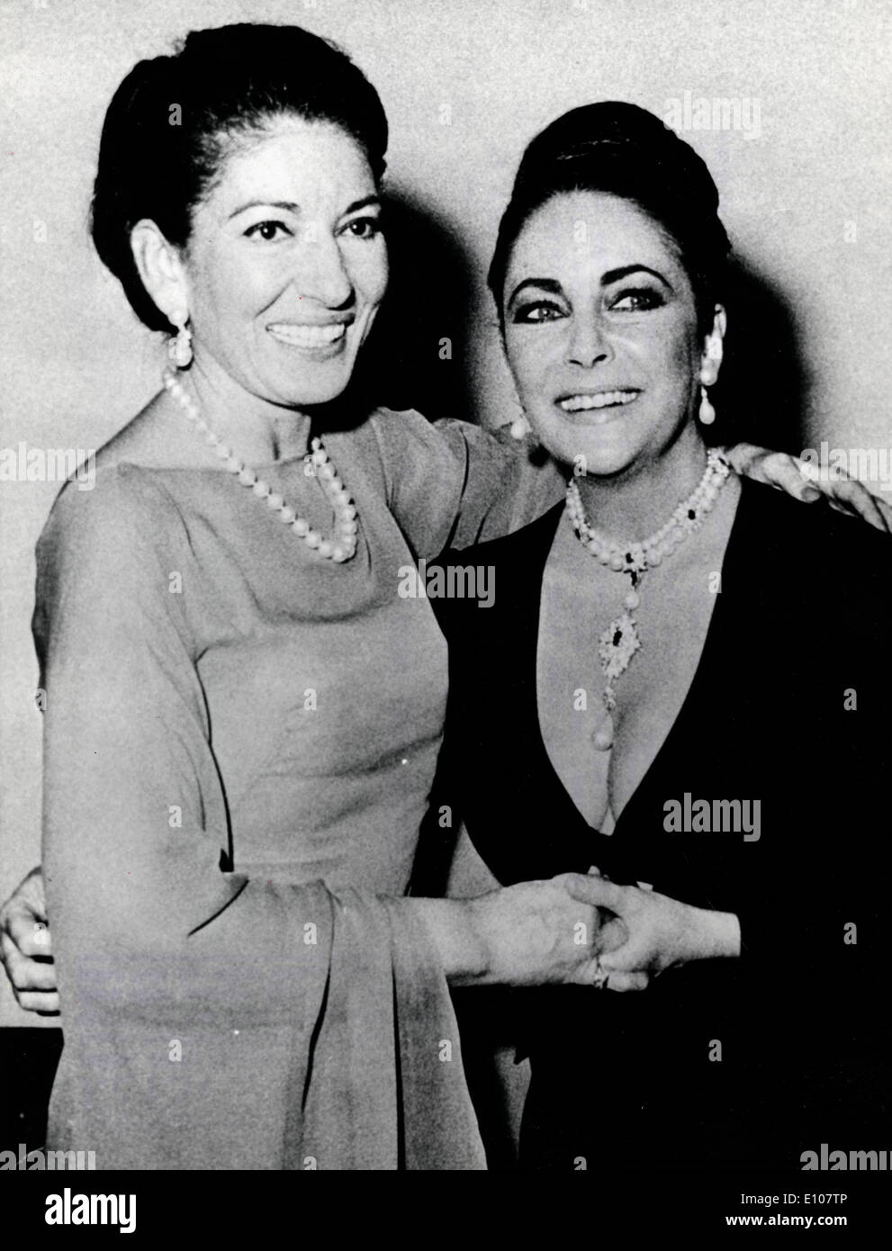 Black american female opera singer hi-res stock photography and images ...