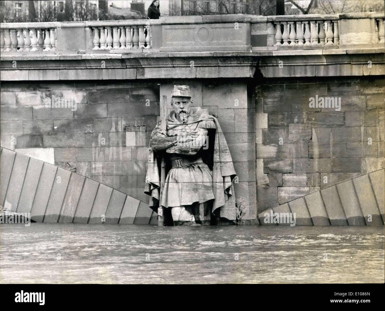 1970 zouave statue at the pont de lalma hi-res stock photography and ...