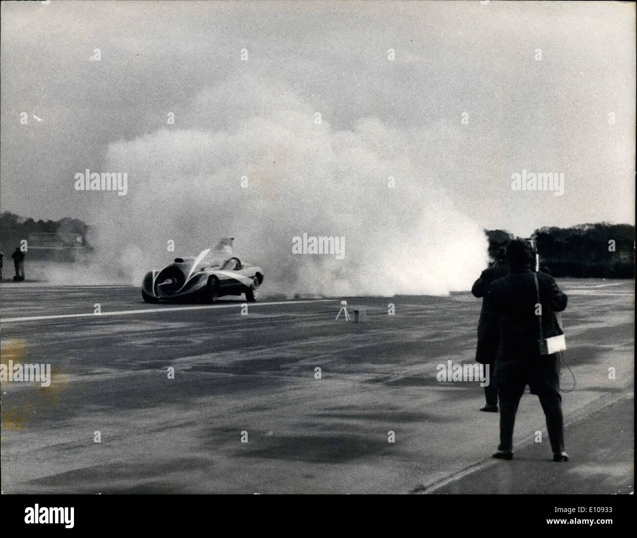 Mar. 03, 1970 - Art Arfons Speeds At 300 M.P.H.: Driving his Green ...