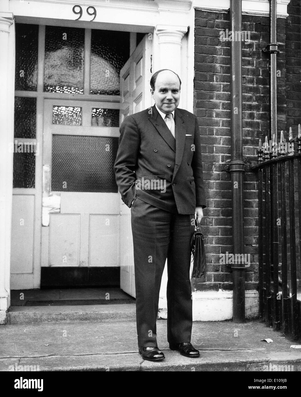 Newspaper sidewalk Black and White Stock Photos & Images - Alamy