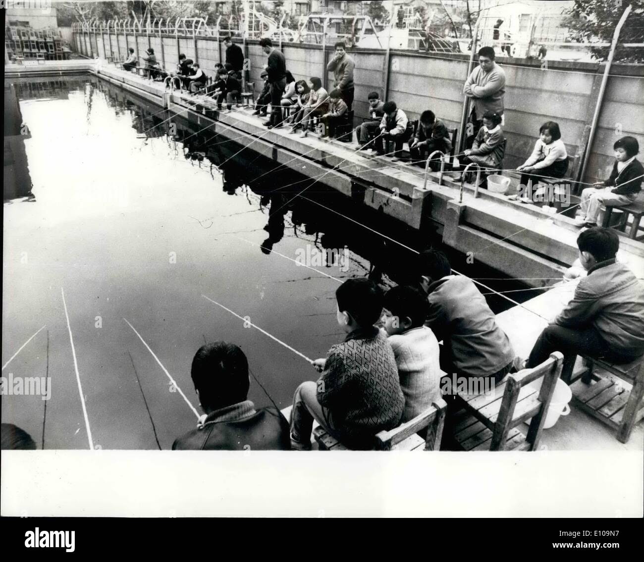Primary school swimming pool hi-res stock photography and images - Alamy