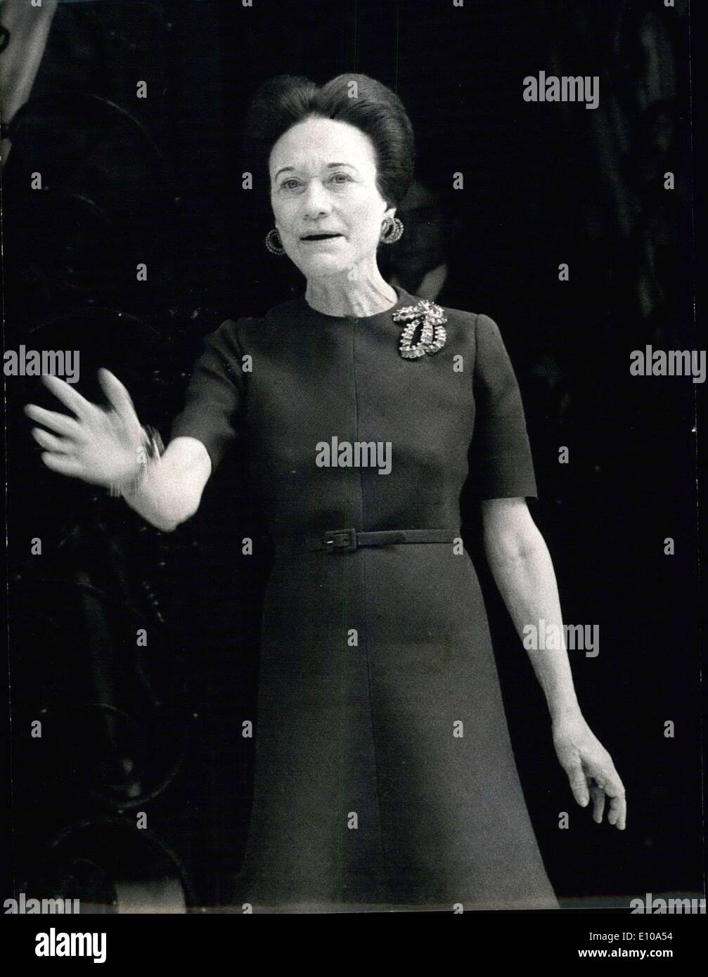 Queen elizabeth 1972 hi-res stock photography and images - Alamy