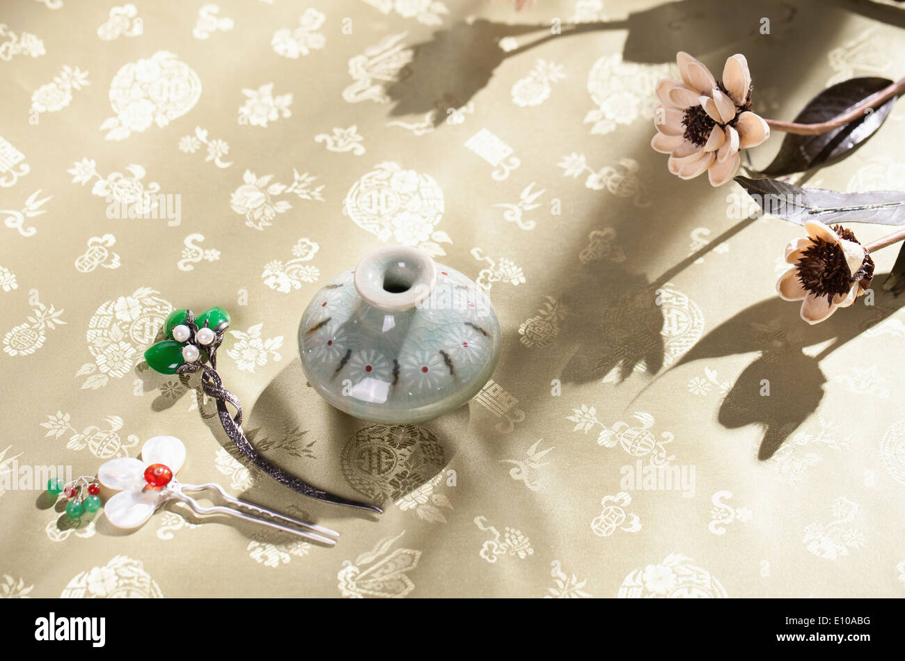 traditional Korean hair pins Stock Photo - Alamy