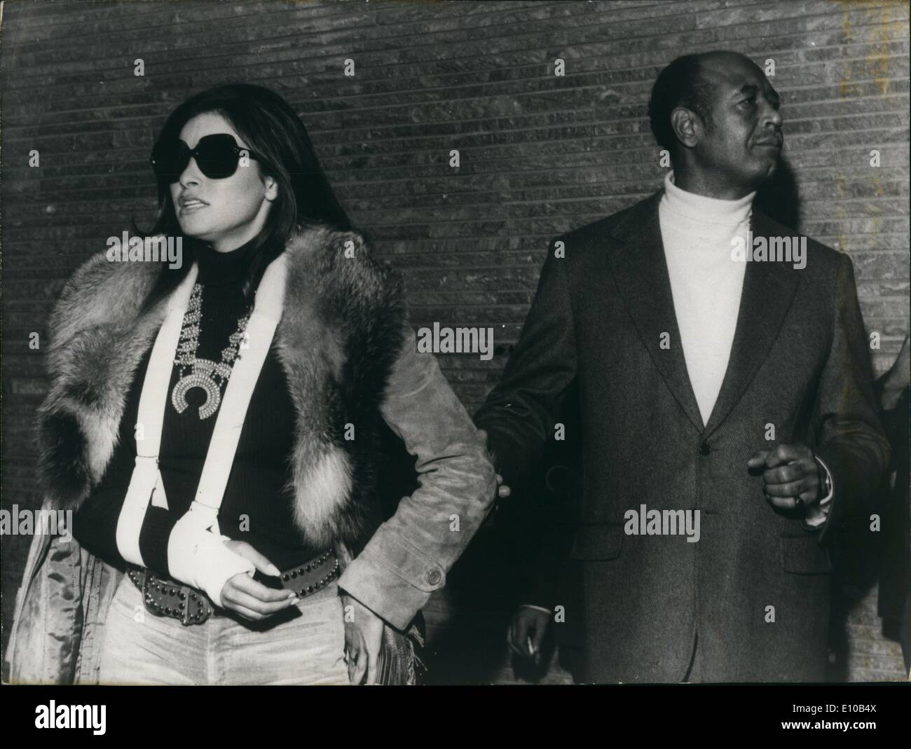 Racquel welch hi-res stock photography and images - Alamy