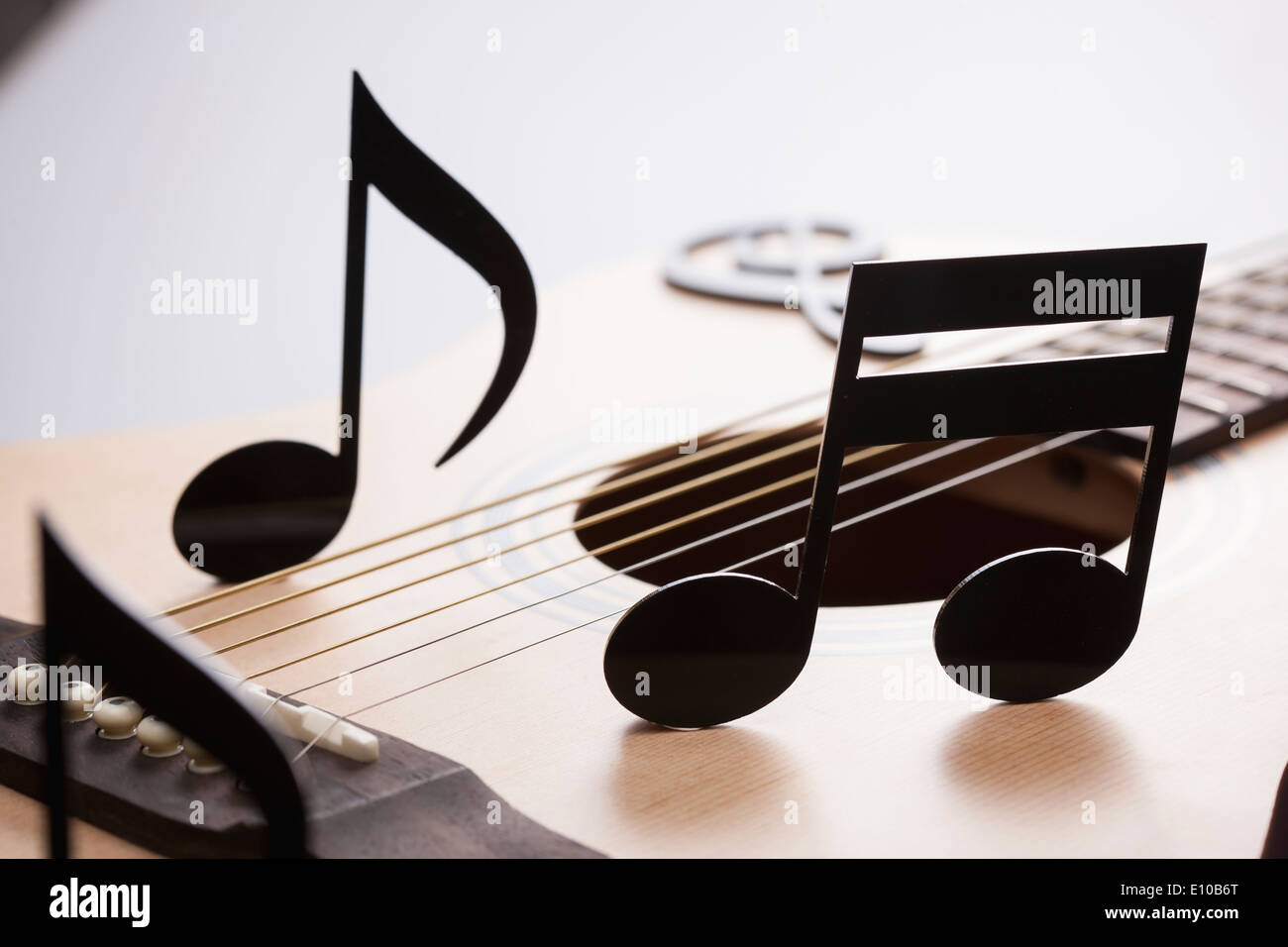 Musical notes cut out hi-res stock photography and images - Alamy