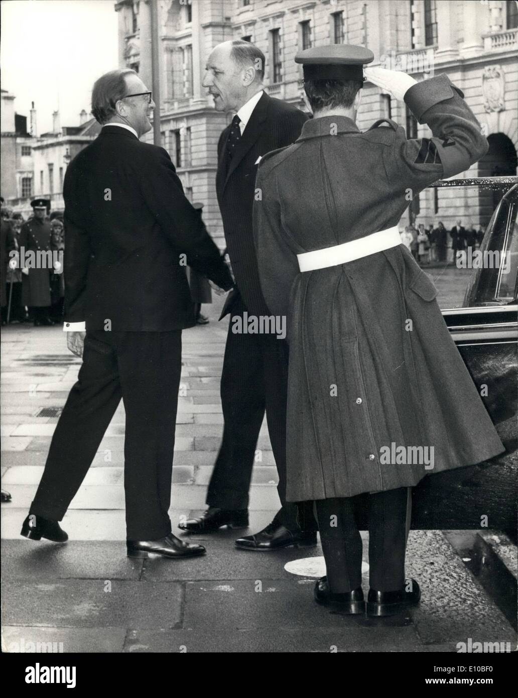 Ministry of defence london hi-res stock photography and images - Alamy